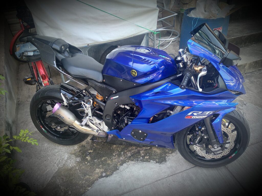 Cận cảnh chiếc Yamaha R3 độ thành YZF-R6 cực chất | CHAYXE.VN