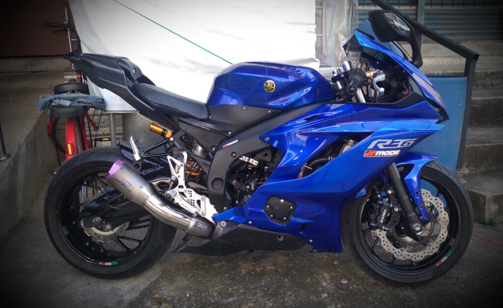Cận cảnh chiếc Yamaha R3 độ thành YZF-R6 cực chất | CHAYXE.VN